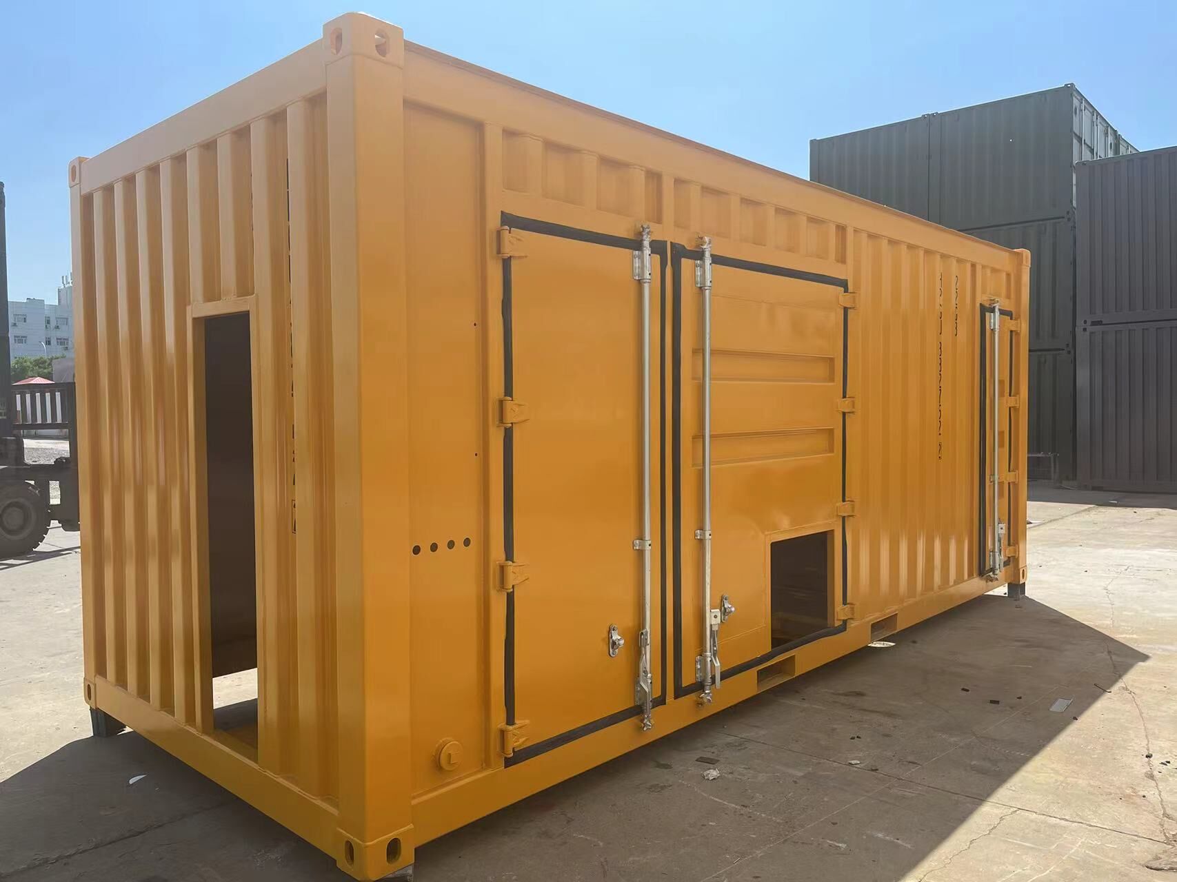 What is an Equipment Shipping Container?